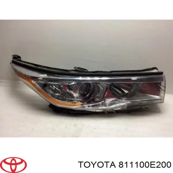 811100E200 TOYOTA Faro derecho