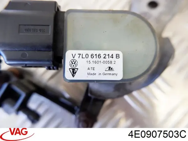7L0616213B PORSCHE Sensor, nivel de suspensión neumática, delantero ...