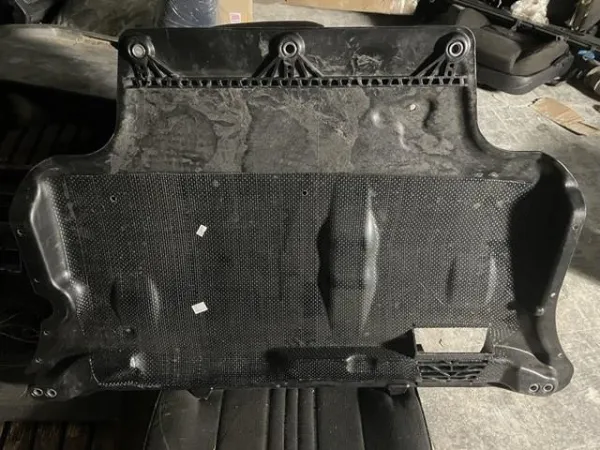 3Q0825901 VAG Protección motor / empotramiento